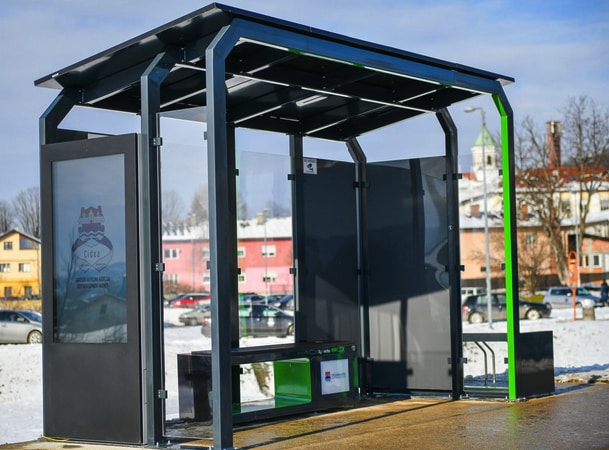 Pametne klupe i solarna autobuska stajališta - Banjalučki City Gecko ...